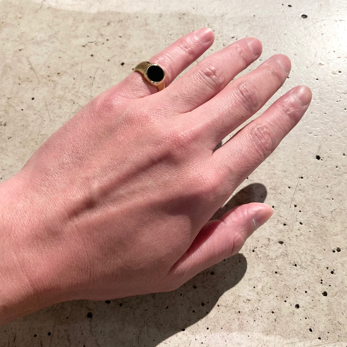 【END CUSTOM JEWELLERS】GENTA RING FOR PINKY - SQUARE ONYX - / Gold – TOKIS